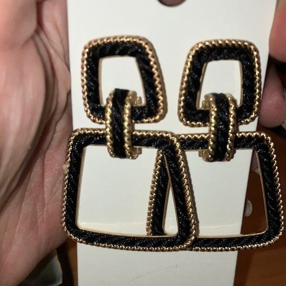 Express | Jewelry | Nwt Express Black And Gold Geometric Drop Earrings ...